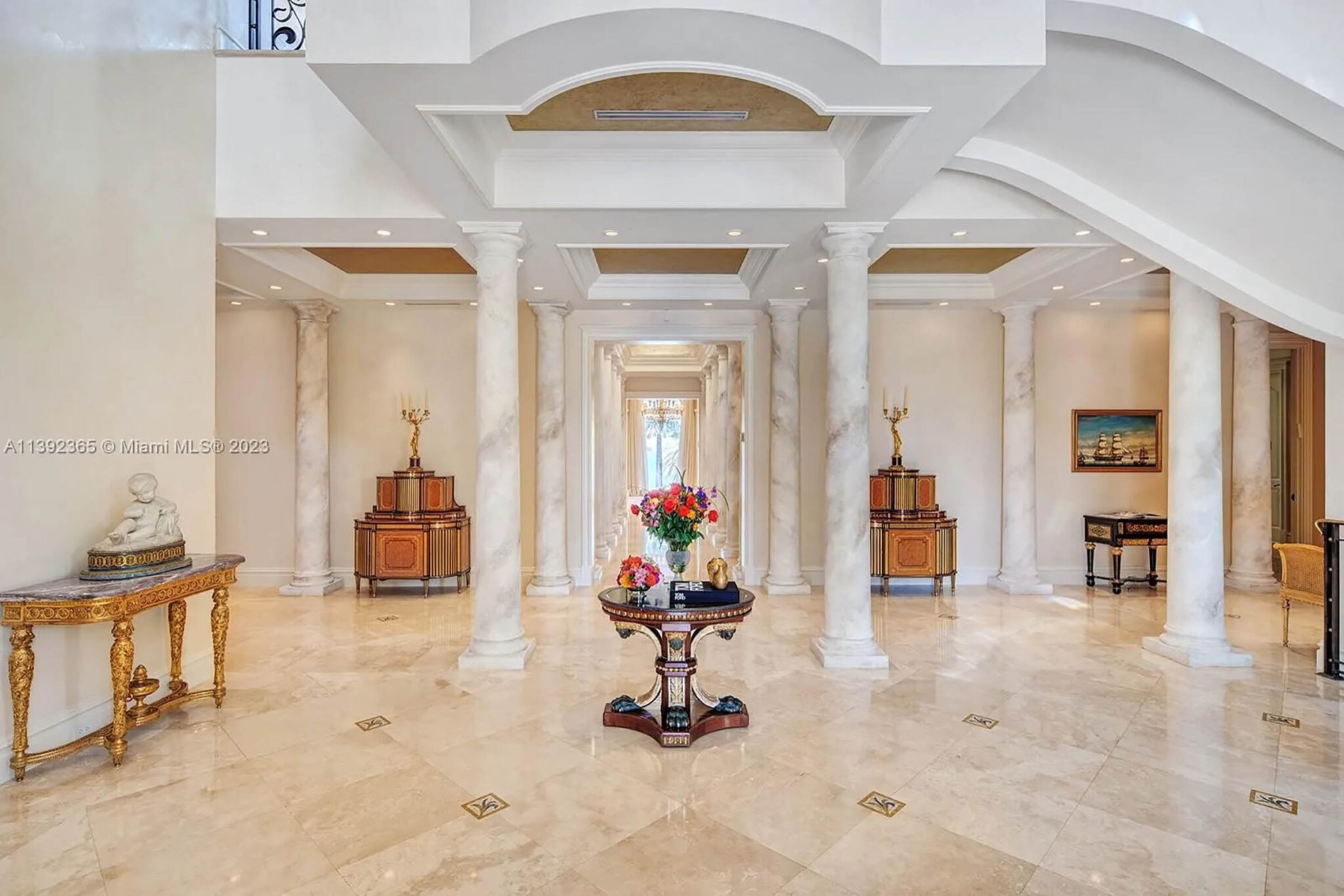 Jeff Bezos And Lauren Sanchez Relocate To Indian Creek Island In Miami ...